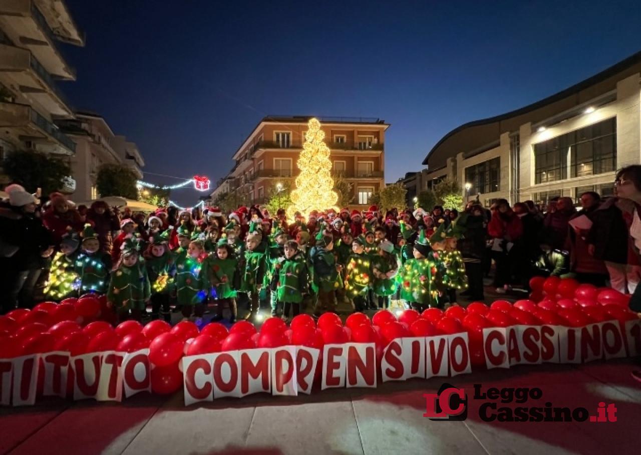 L'I.C. Cassino 1 in piazza con 'Natale nelle lingue del mondo” - Leggo ...